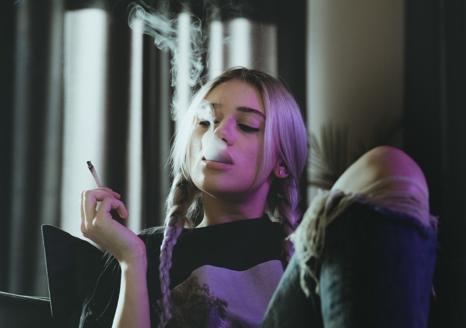 How Does Weed Make You Feel? Does Weed Make You Hallucinate?