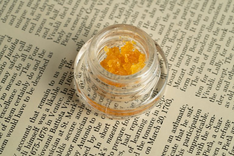 What's Shatter & What is the Difference Between Shatter vs Wax?